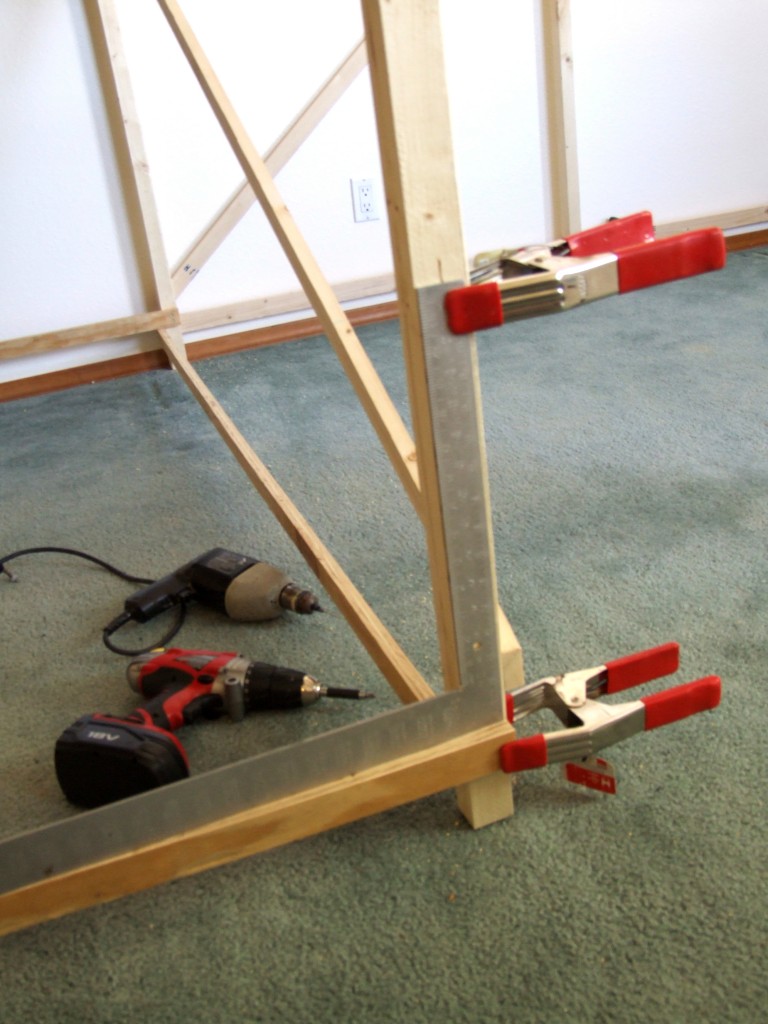 Benchwork for an O Gauge Model Railroad Layout in a Spare Bedroom ...